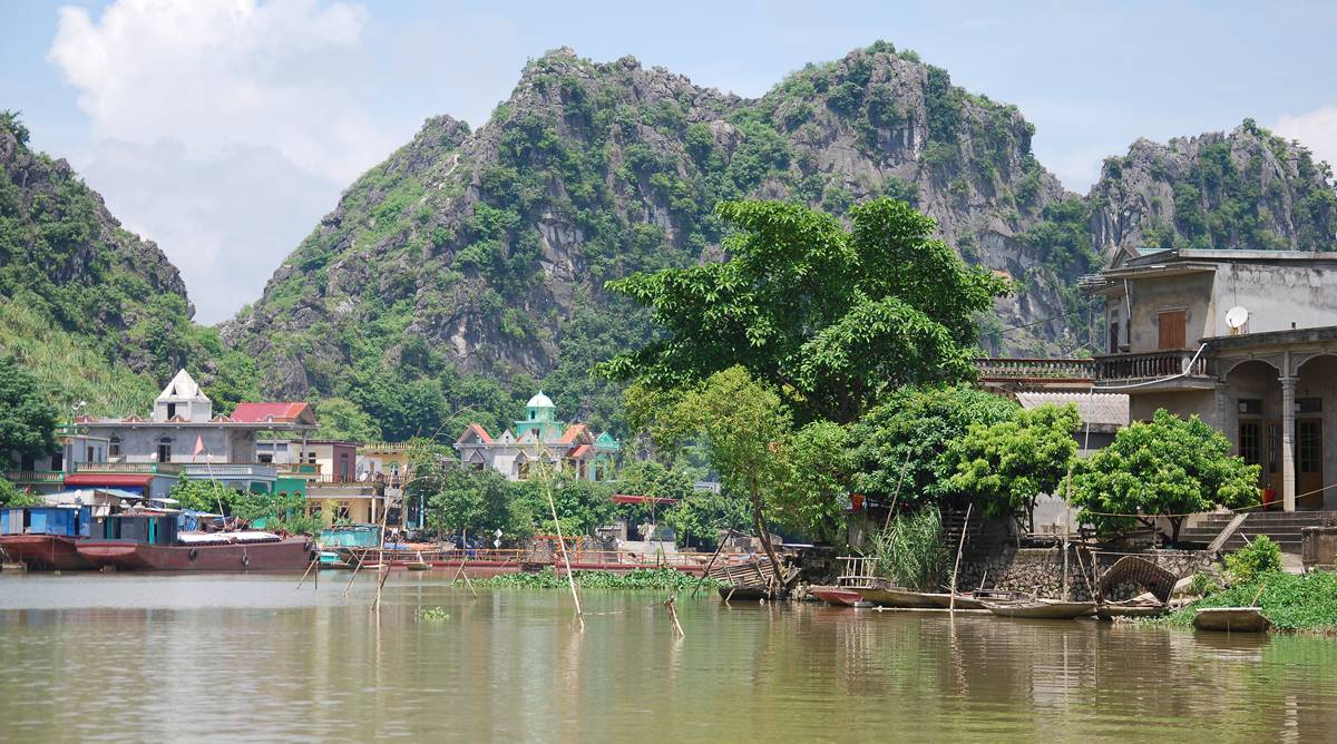 Kenh Ga drijvend dorp & Hot spring in Ninh Binh | localvietnam