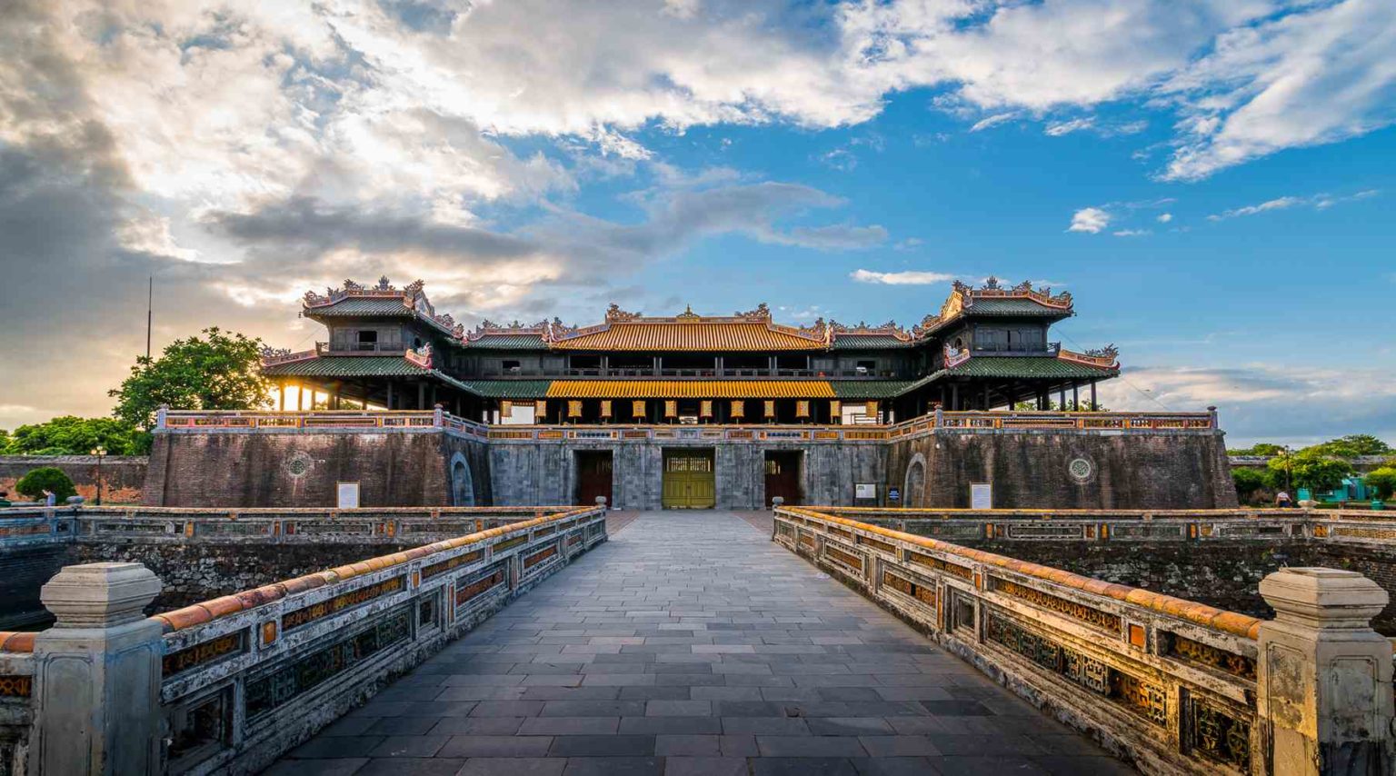 Hue (2025) | 10x Bezienswaardigheden, Tips & Wat te Doen